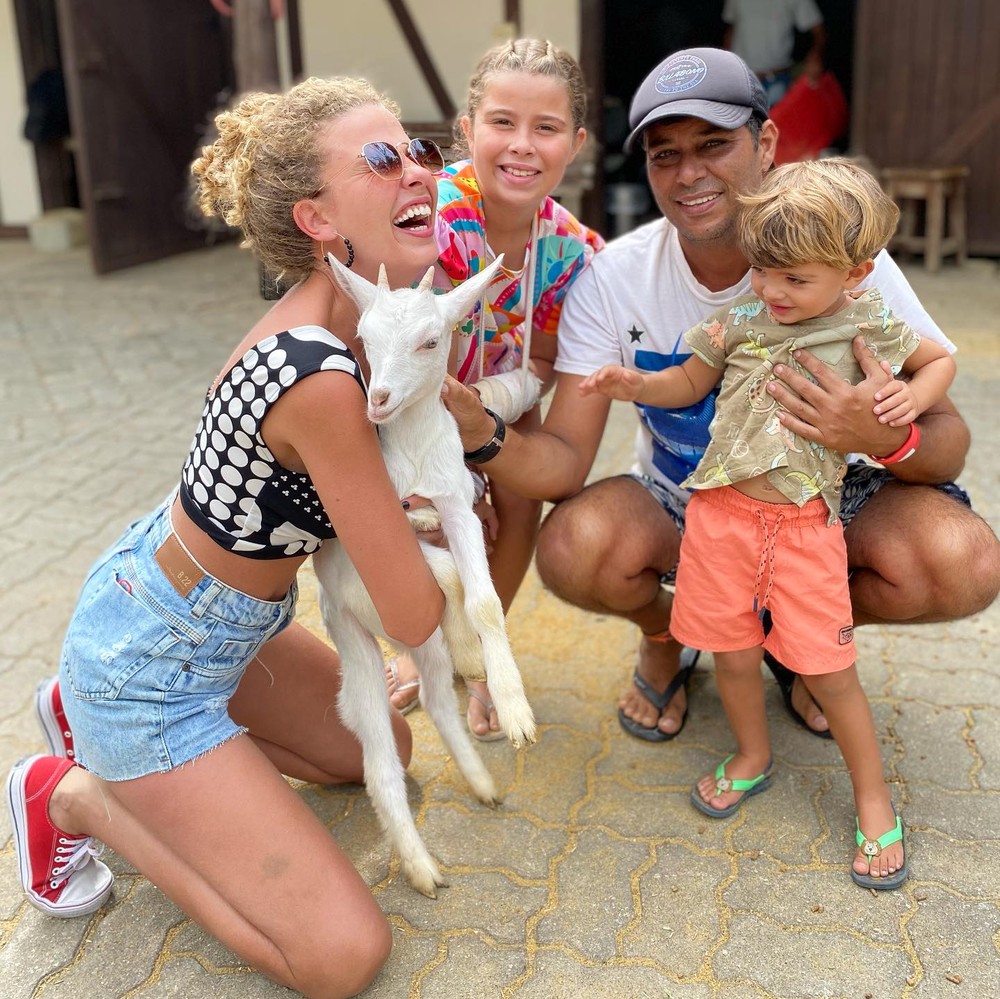 Ex-atriz mirim, Debby Lagranha anuncia fim do casamento de 15 anos ...