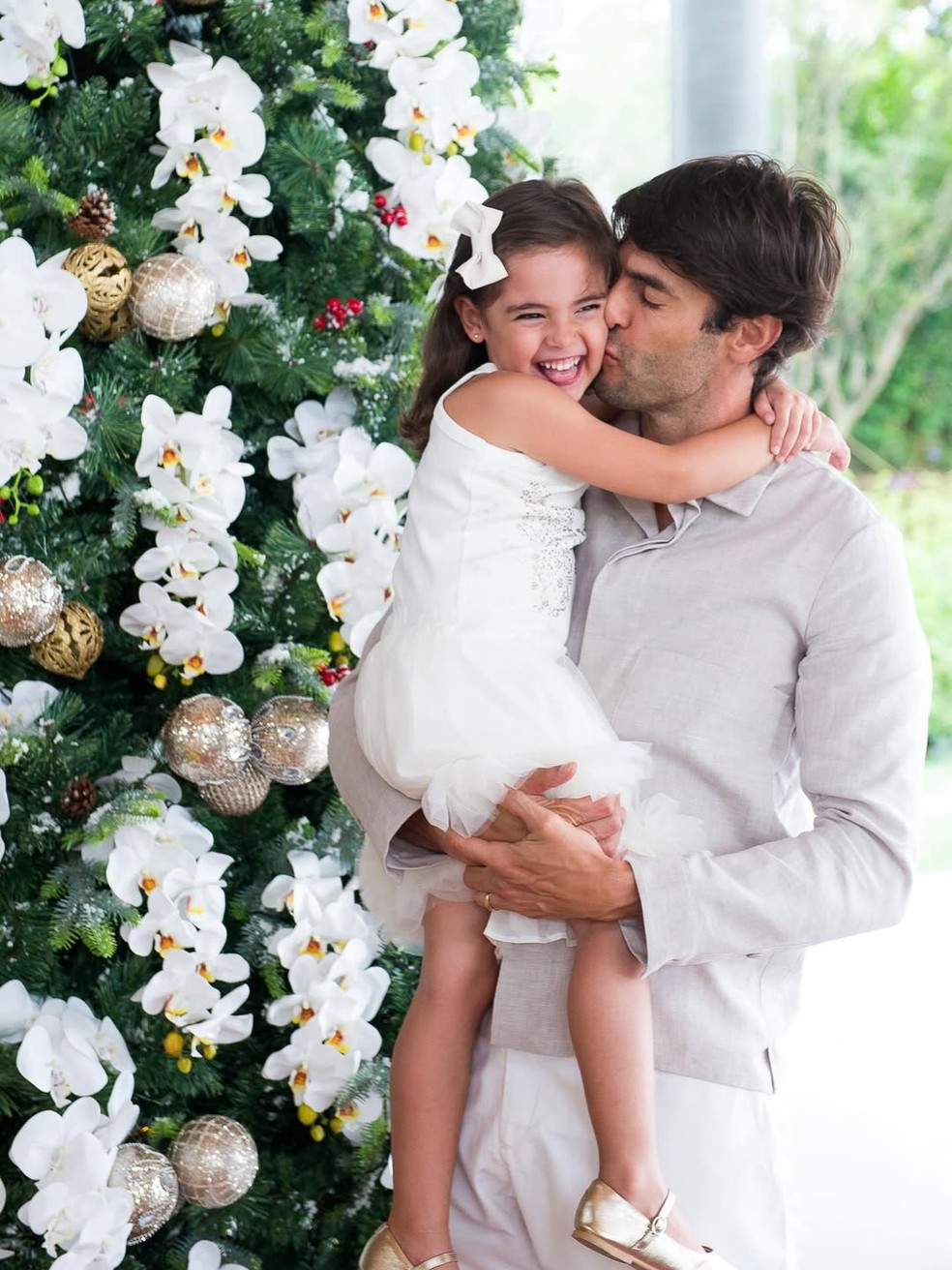 Emocionados, Kaká e Carol Leite comemoram aniversário de 5 anos da ...
