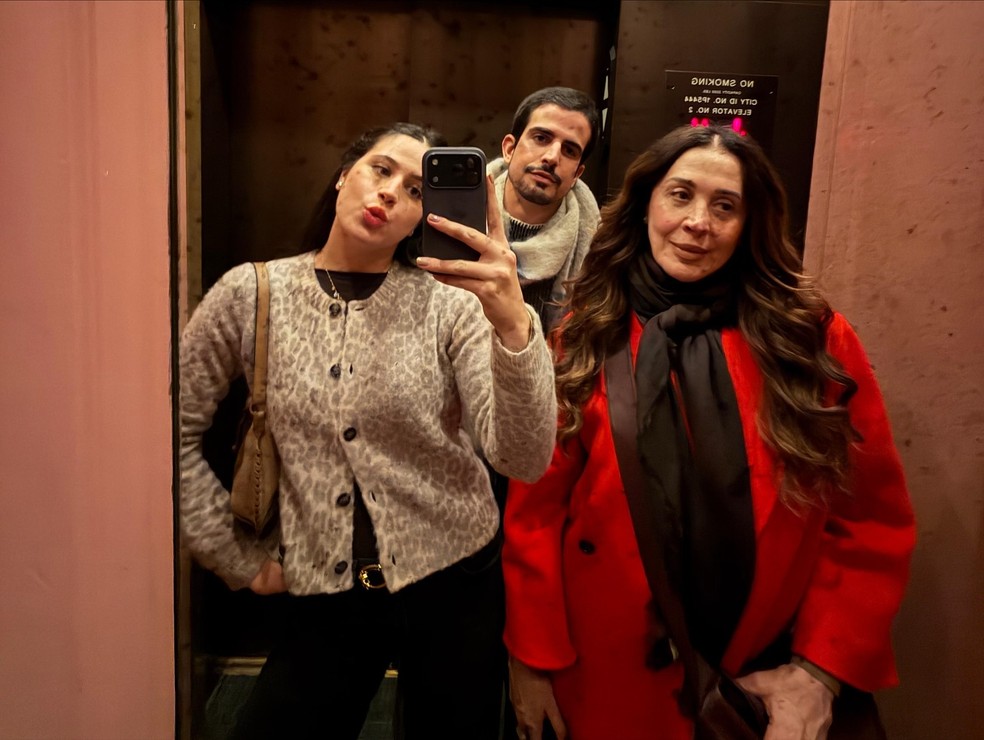 Claudia Raia posa com filhos Enzo e Sophia em viagem para Nova York e ...