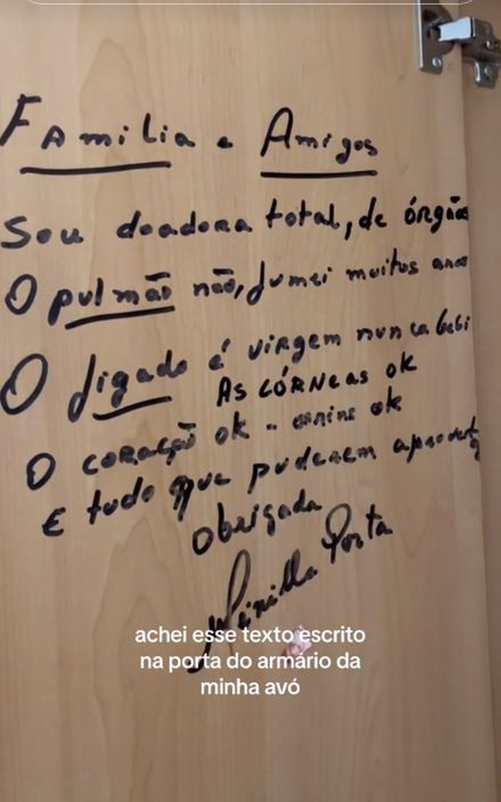 Neta encontra bilhete com pedido feito por avó com Alzheimer