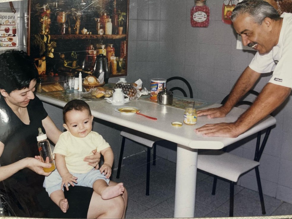 Patricia Marx posta foto rara com o filho em homenagem de aniversário ...
