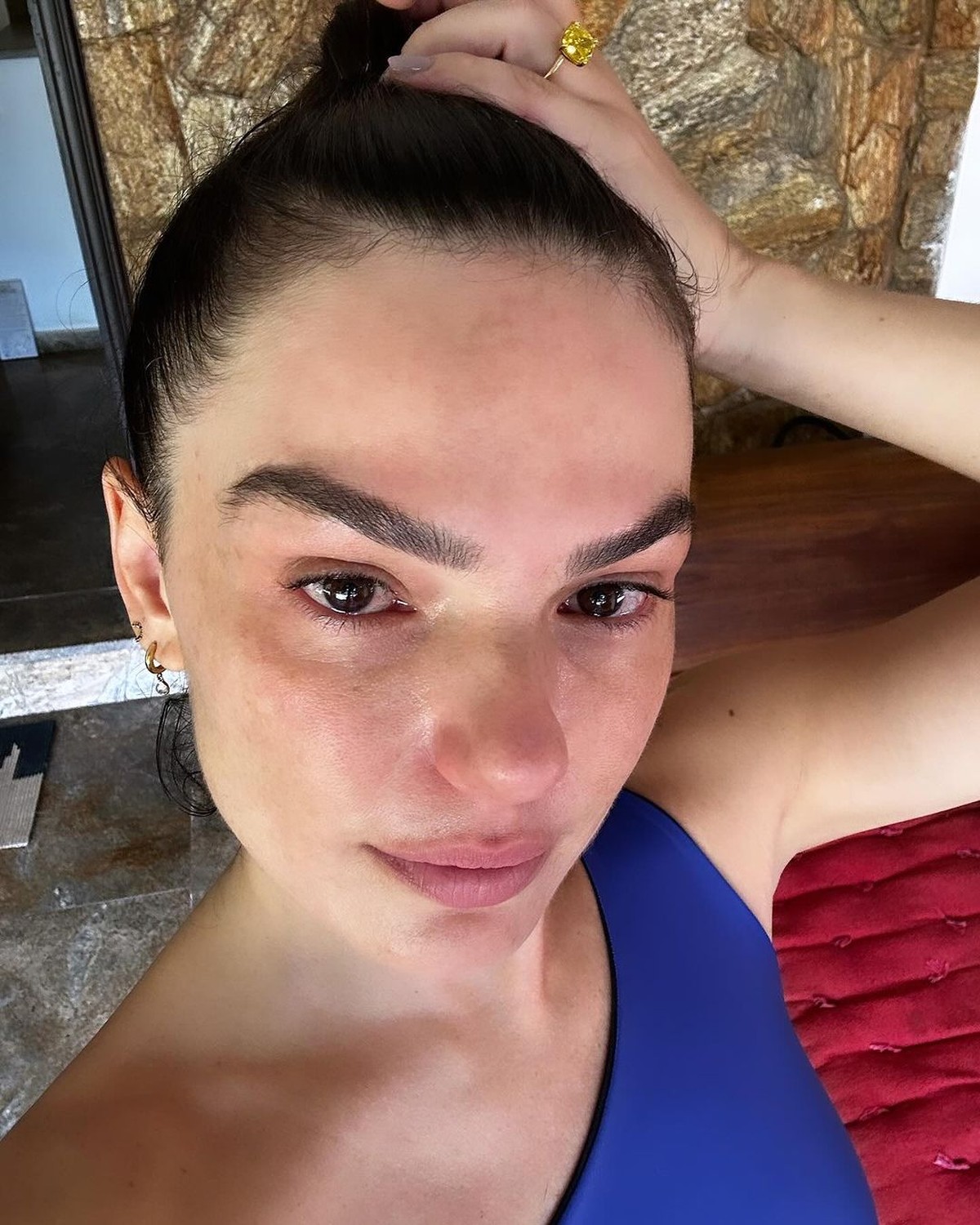 Isis Valverde posta foto chorando e fãs questionam atriz sobre o ...