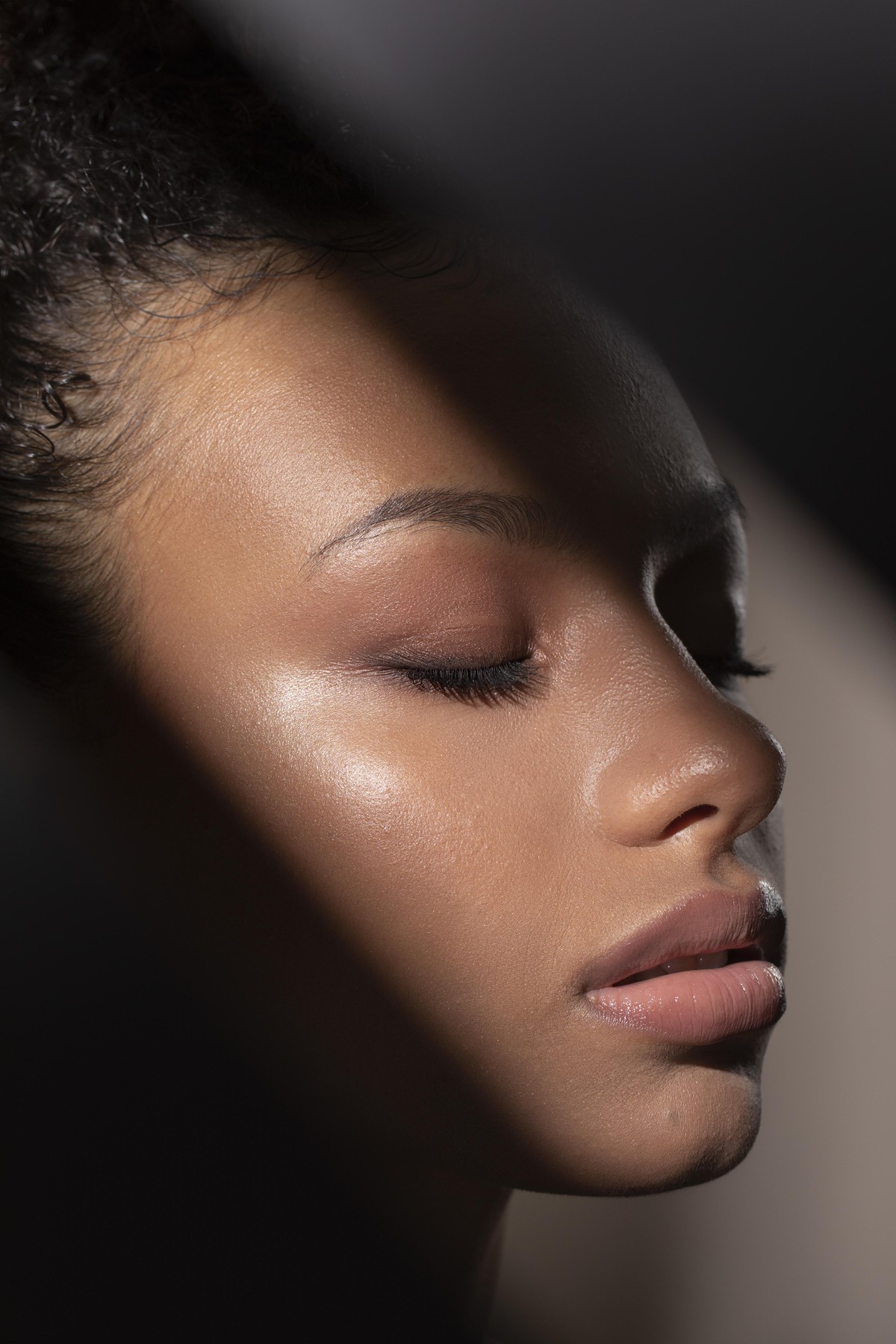 ADVA Light: Conheça o laser indicado para a acne e mais de 25 ...