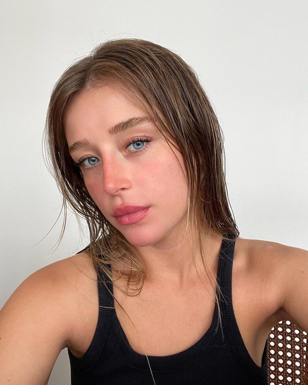 Duda Reis posa para fotos na web e diz: 'De cabelo molhado, sem filtro ...