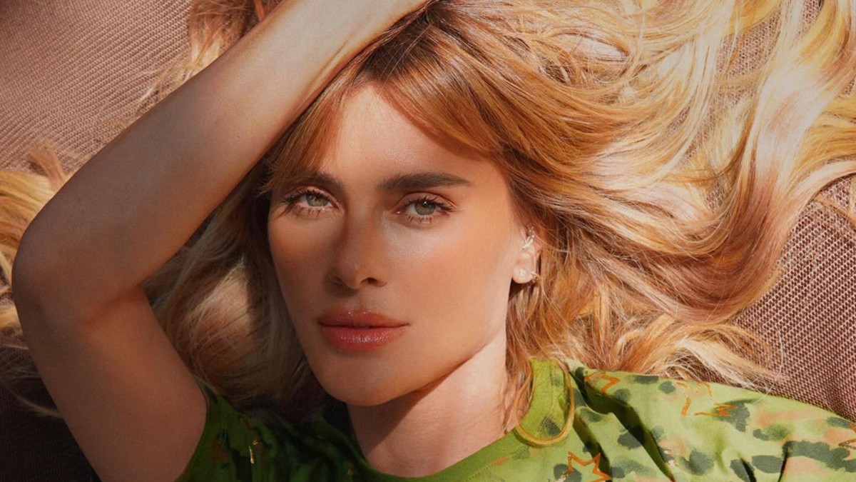 Carolina Dieckmann desenha estampas para collab de roupas e explora ...