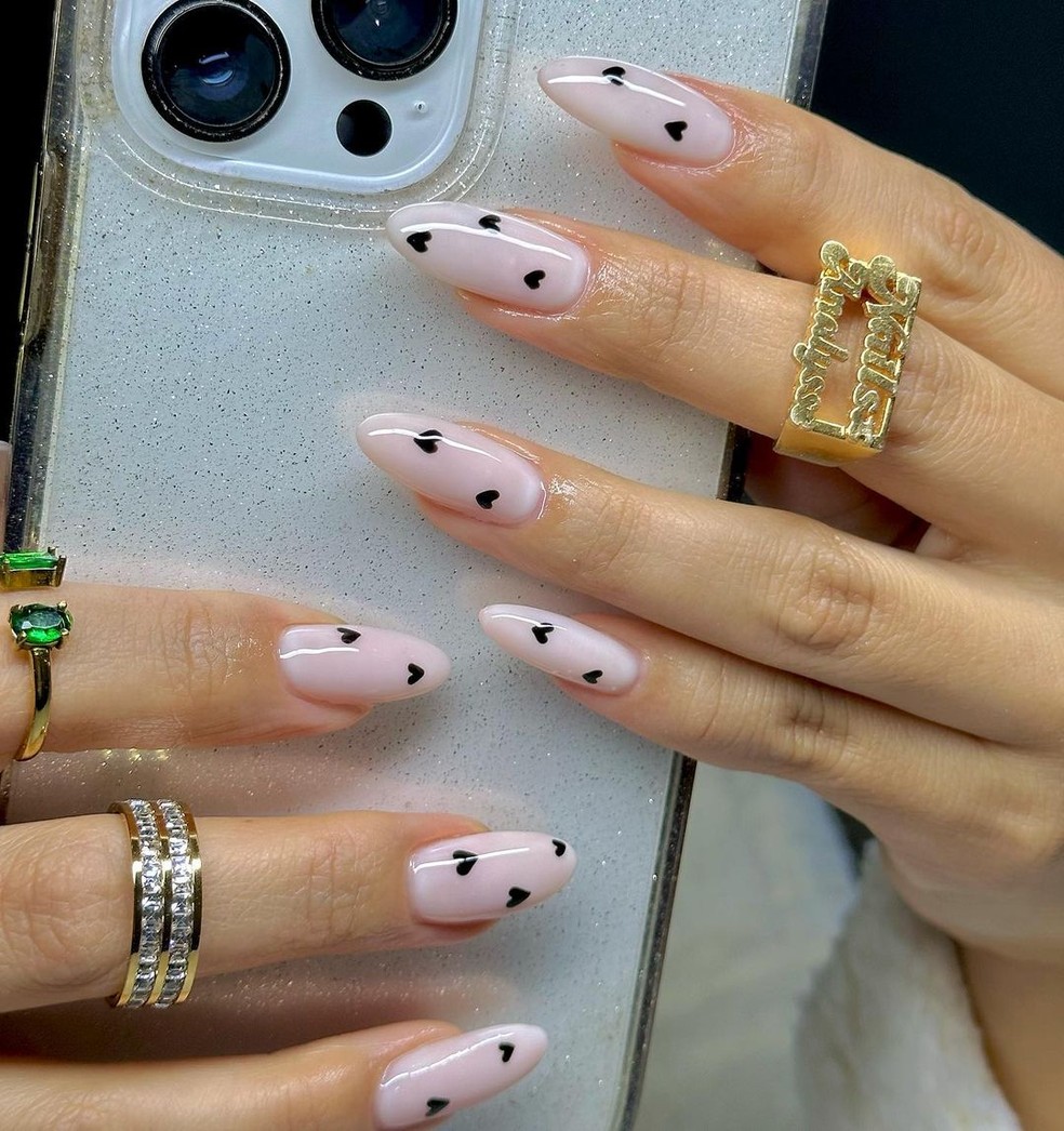 15 ideias de unhas delicadas para inspirar a tendência minimalista ...