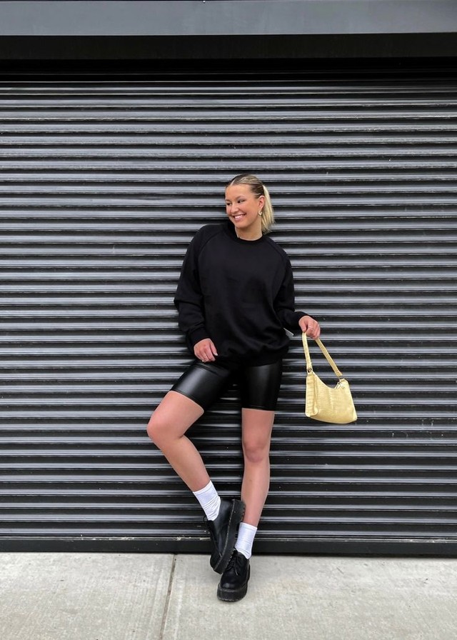 Invista no couro! 24 looks com short de couro para ir além da jaqueta e ...