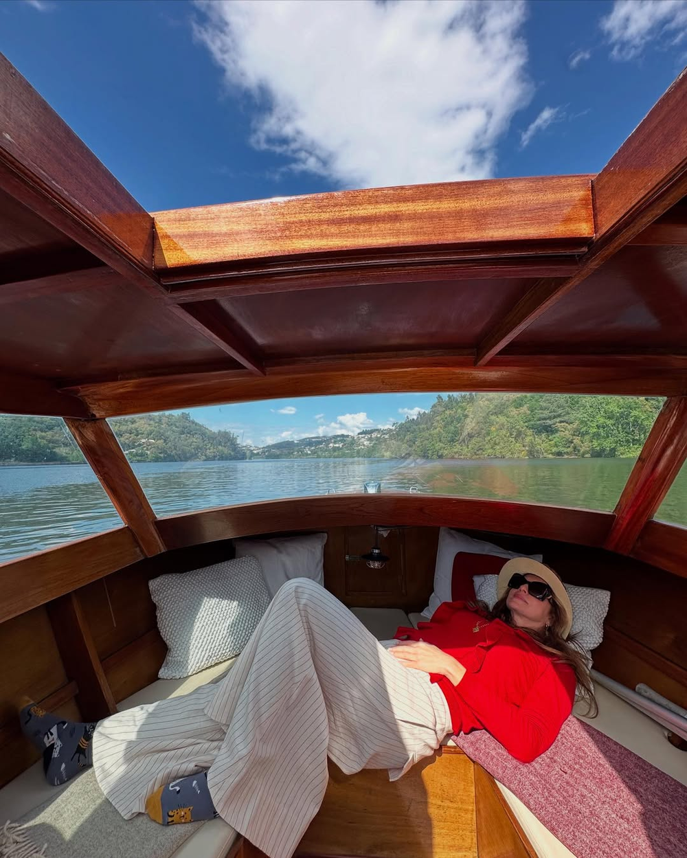 Em Portugal, Leticia Spiller celebra namoro multicultural: 'Linda ...