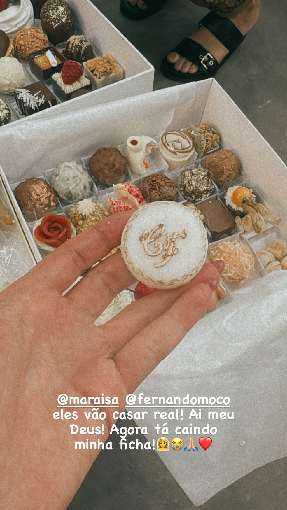 Maiara ajuda Maraísa a escolher docinhos do casamento: 'Tô aqui quase chorando'