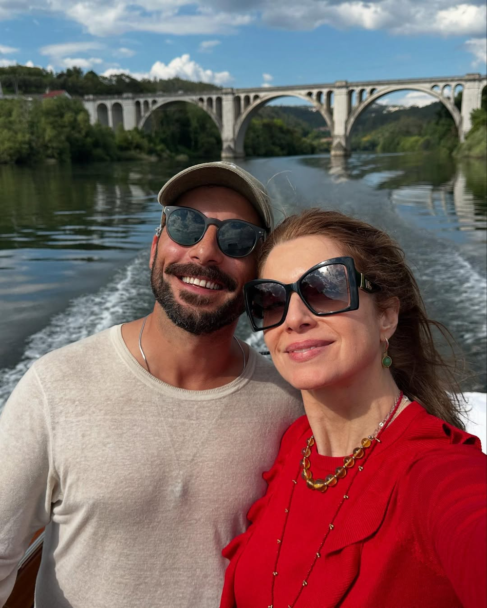 Em Portugal, Leticia Spiller celebra namoro multicultural: 'Linda ...