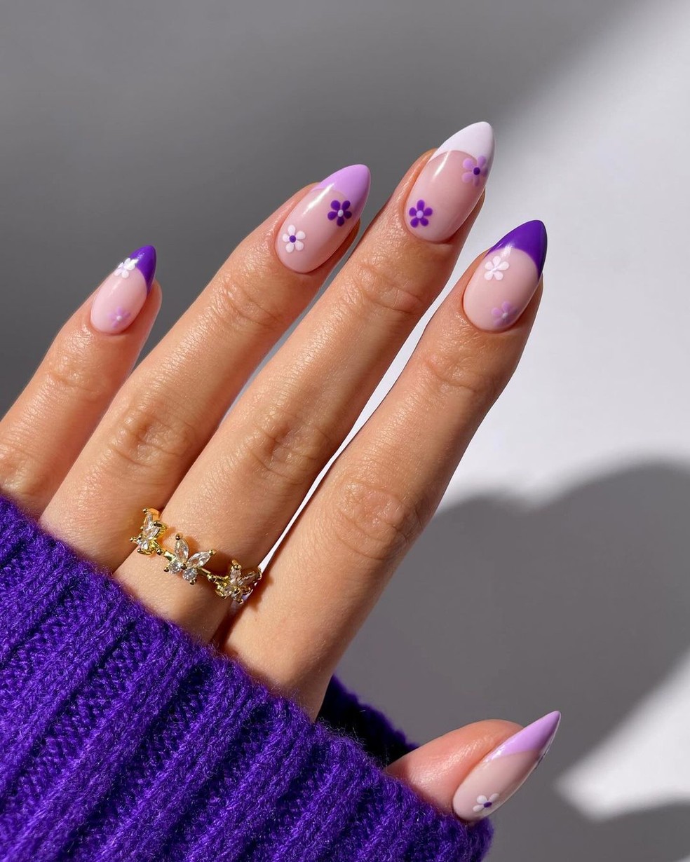 Do lilás ao violeta: 16 ideias de unhas decoradas em tons de roxo