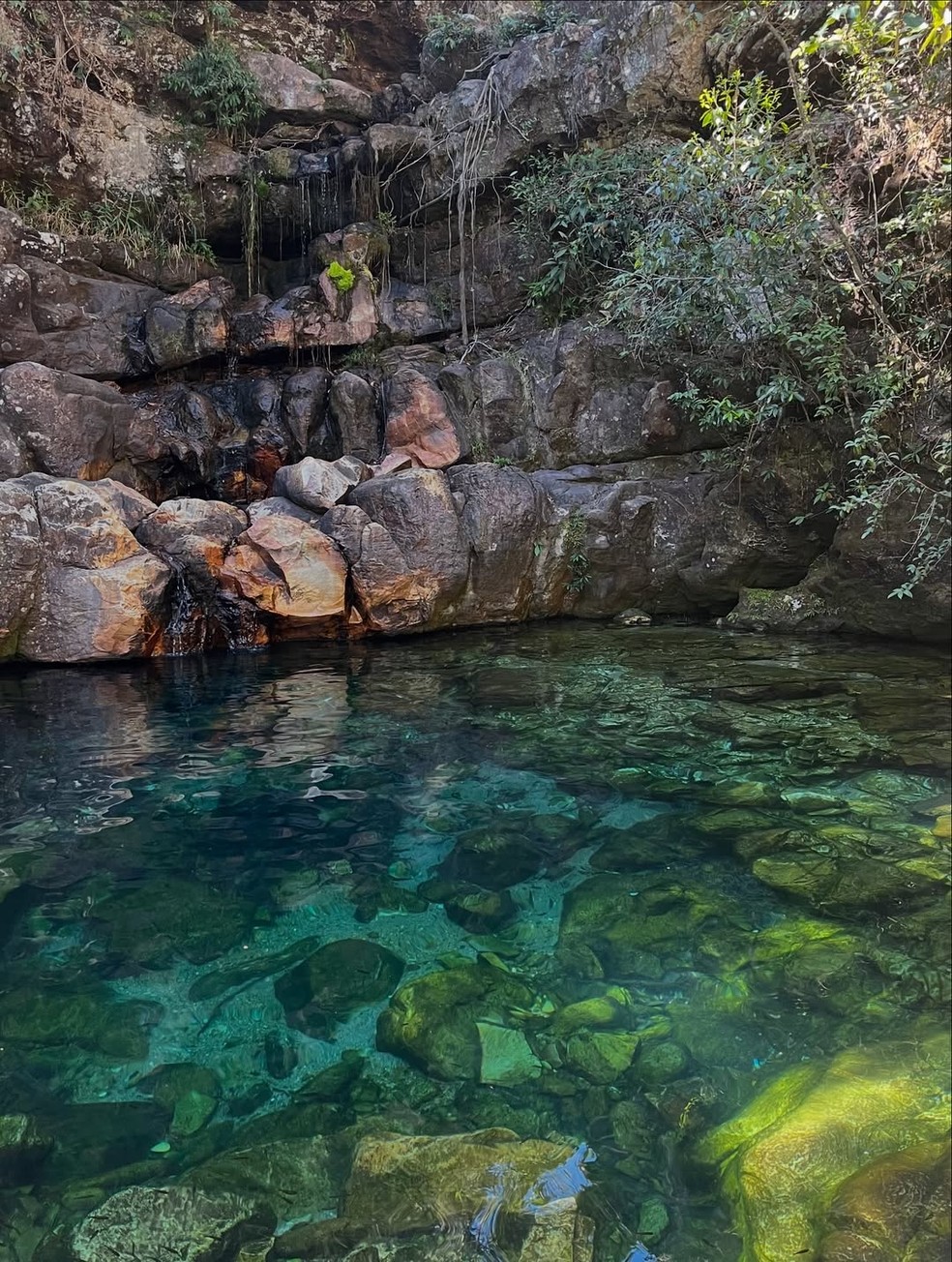 Filha de Palomma Duarte e Marcos Winter, Ana Clara Winter se refresca ...