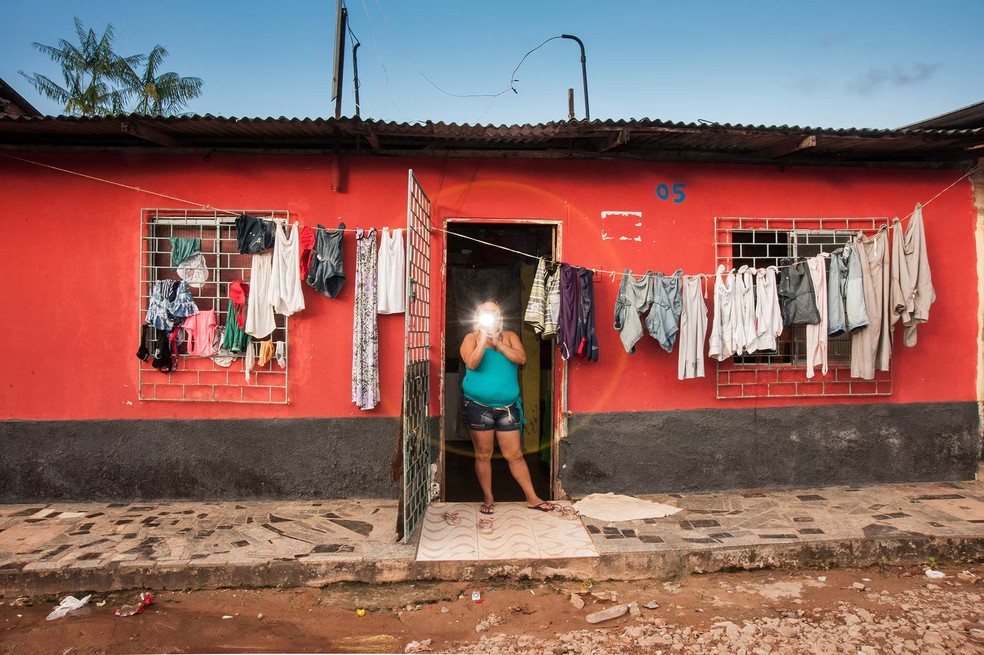 Fotógrafa é premiada por imagens que retratam violência sexual na ...