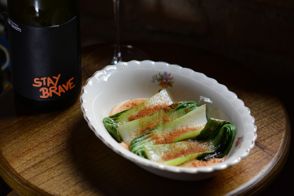 Analu Torres e o mundo de vinhos no Plou