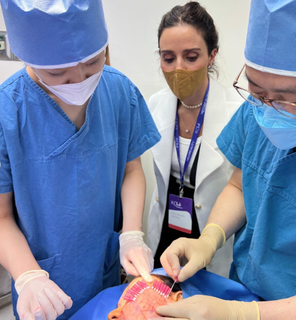 Bianca Viscomi: “Tratando mulheres trans entendi que todo mundo nasce e morre andrógino”