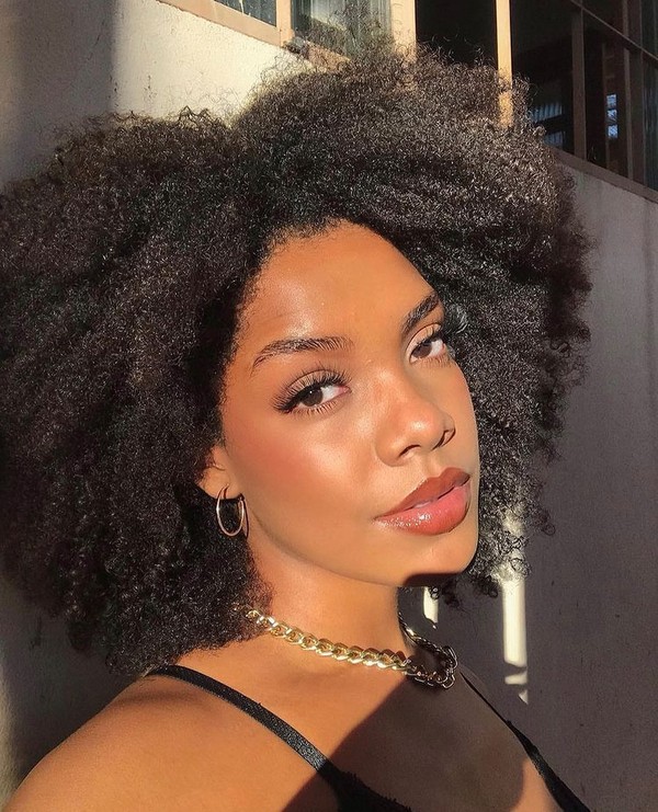 Cabelo crespo: saiba tudo sobre os fios 4A, 4B e 4C