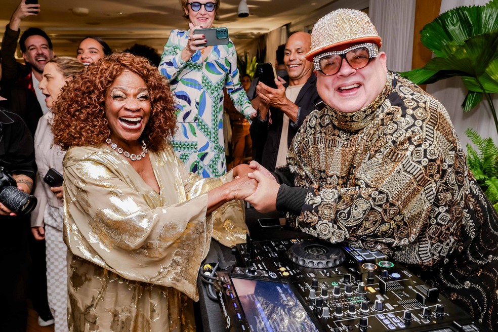 Zezé Motta celebra seus 80 anos de glórias em festa no Rio: 'Não posso ...