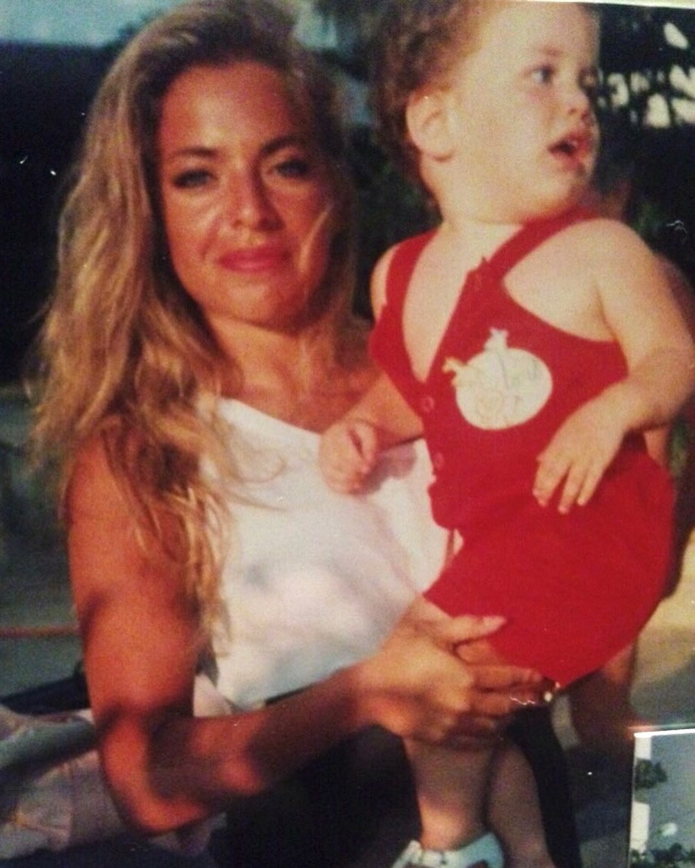 Fabiana Justus comemora aniversário de 68 anos da mãe, Sacha Chryzman ...