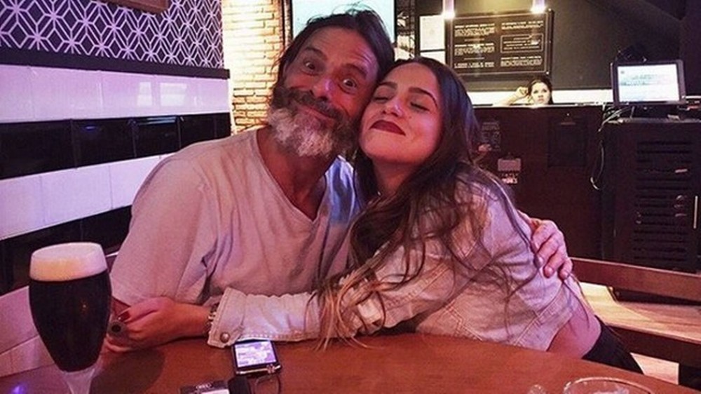 Filha de Palomma Duarte e Marcos Winter, Ana Clara Winter se refresca ...
