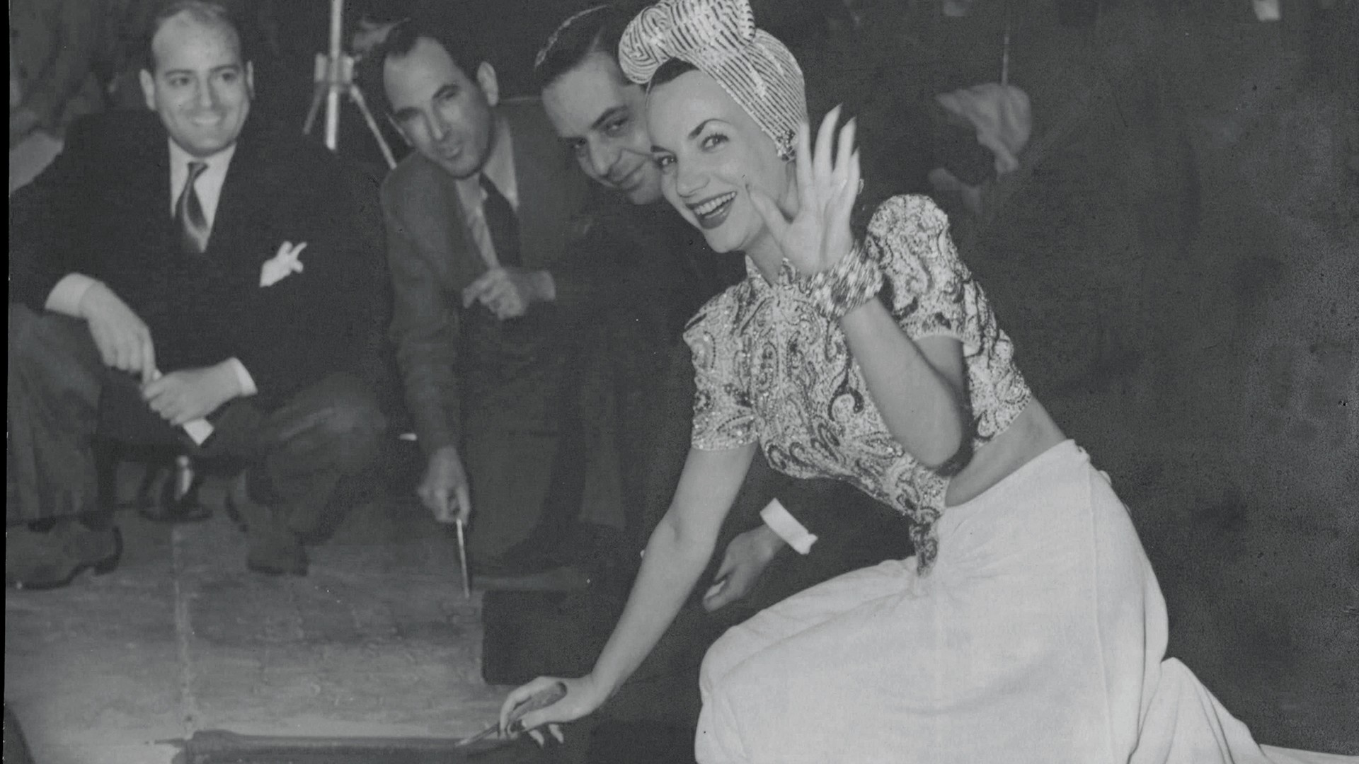 O legado de Carmen Miranda: 70 anos da mulher latina que abriu as ...