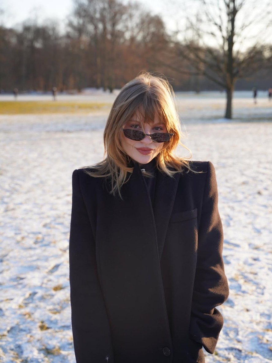 Luisa Sonza foge do calorão e passa Natal na neve com namorado