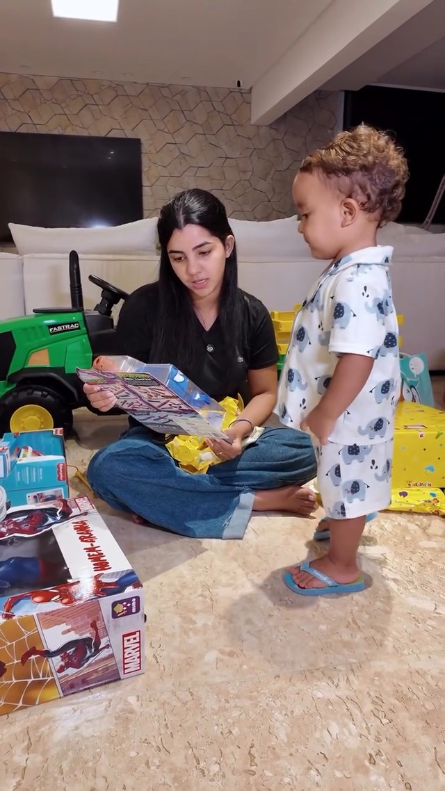 Ary Mirelle mostra presentes que filho com João Gomes ganhou em ...