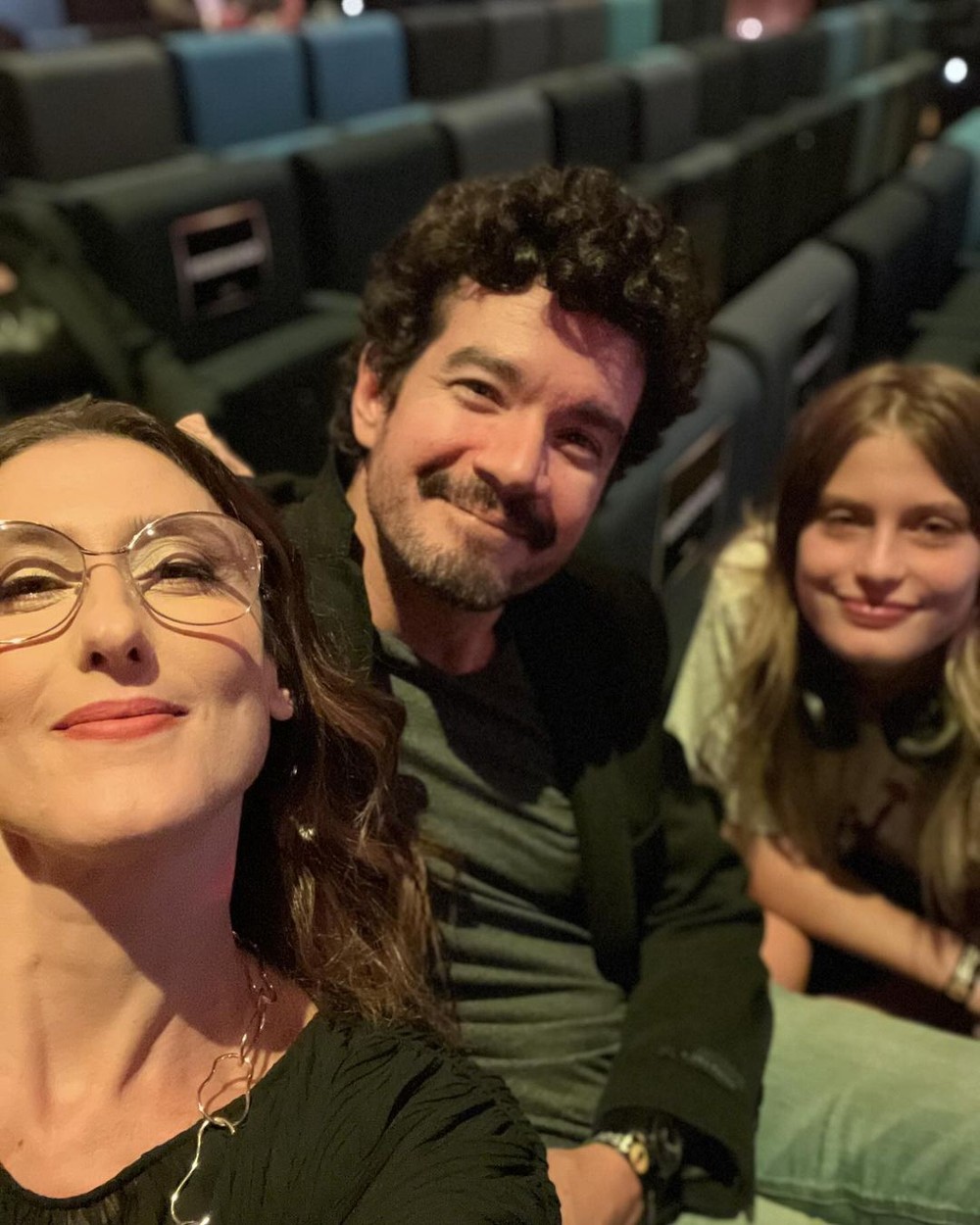 Paola Carosella faz homenagem de aniversário ao namorado e se declara: 'Ilumina por onde passa'