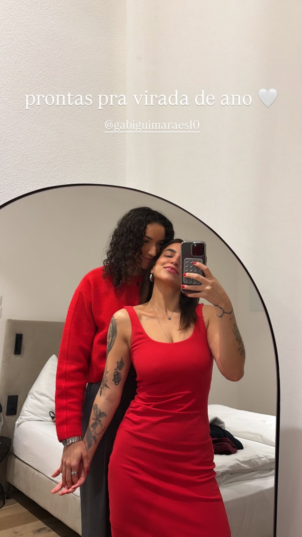 Combinando, Gabi Guimarães e Boo Unzueta comemoram o ano novo juntas