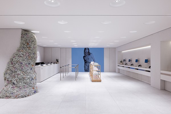 Zara abre flagship sustentável e com sistema inteligente de consulta a ...