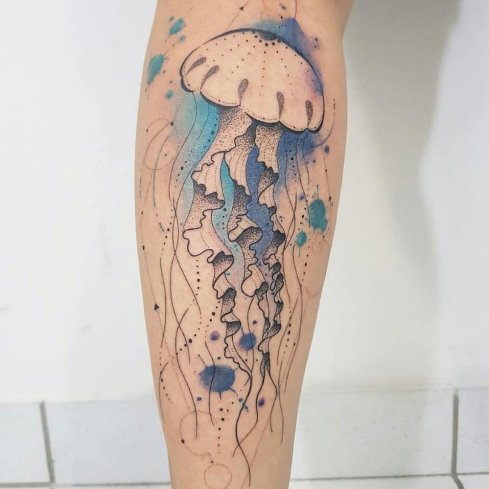 Tatuagem na panturrilha feminina: inspiração para a sua próxima arte