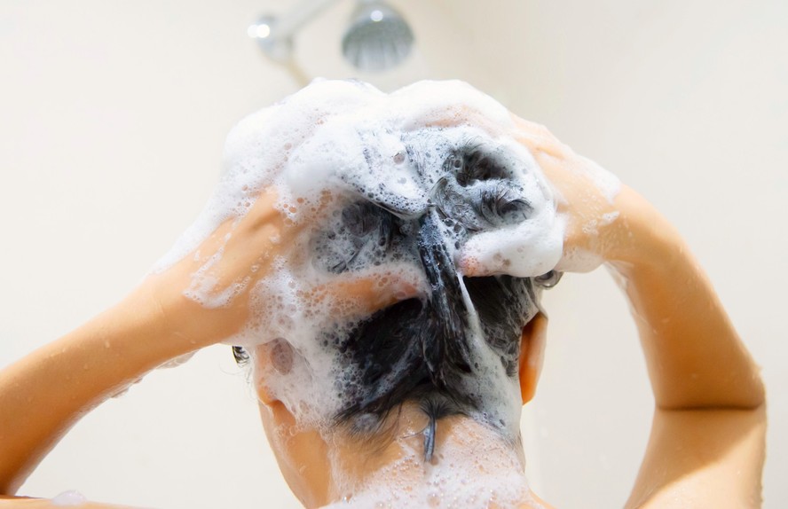 Melhor shampoo anticaspa: 5 opções por até R$ 40 que tratam sem ressecar