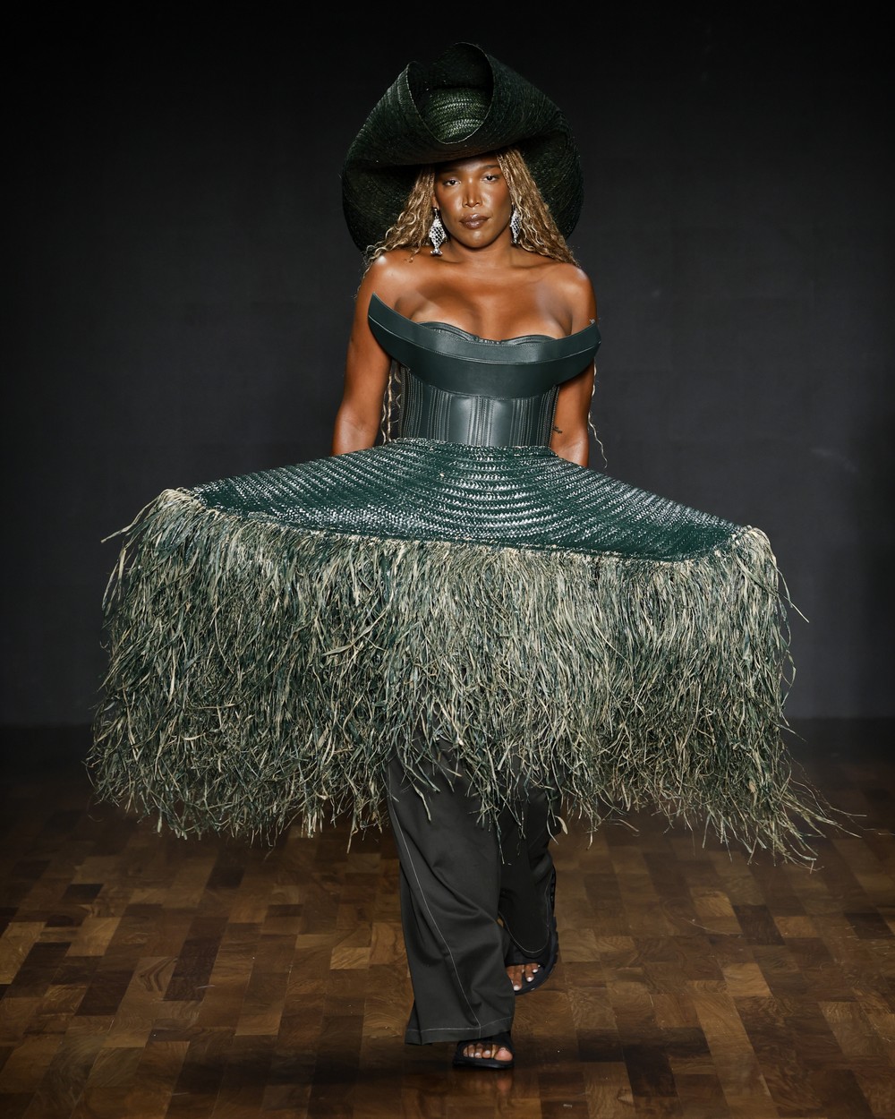 SPFW N59: Com Liniker e Gaby Amarantos, Dendezeiro faz uma ode à região ...