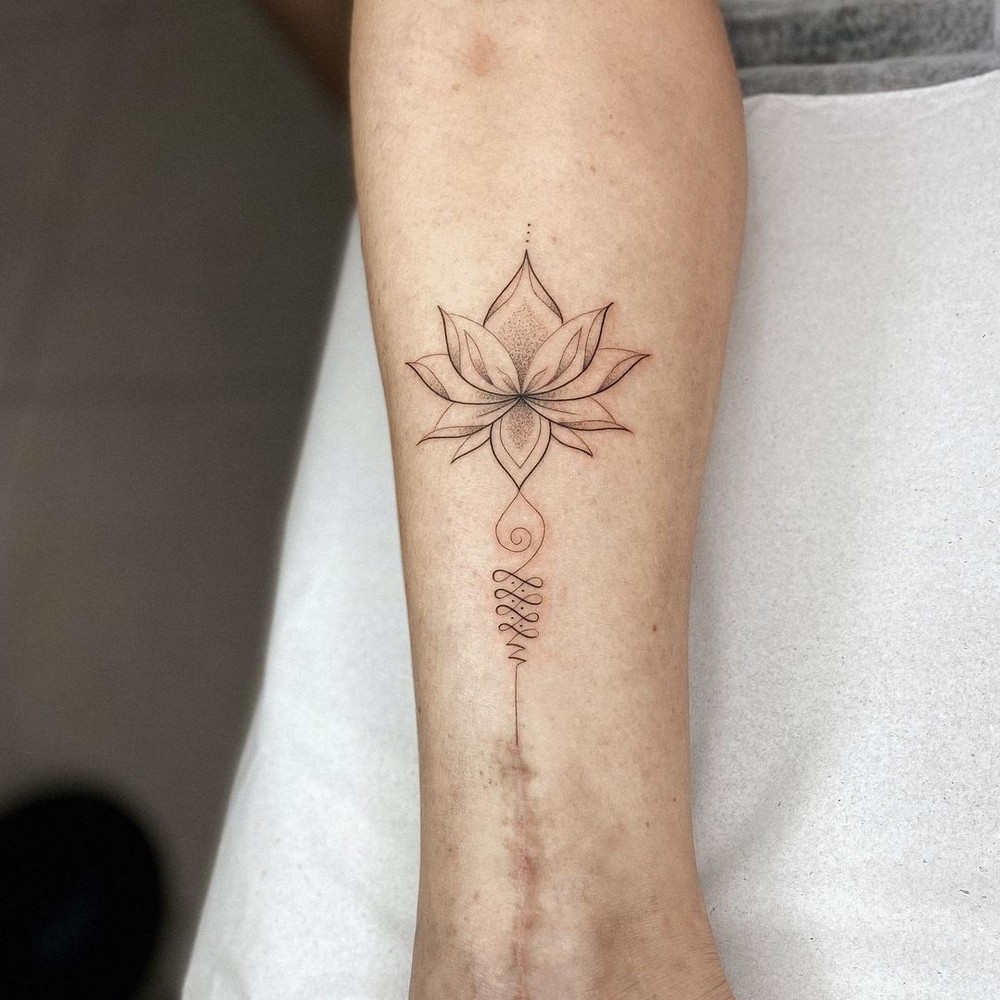 Tatuagem feminina de flor de lótus: ideias para você se inspirar na sua ...
