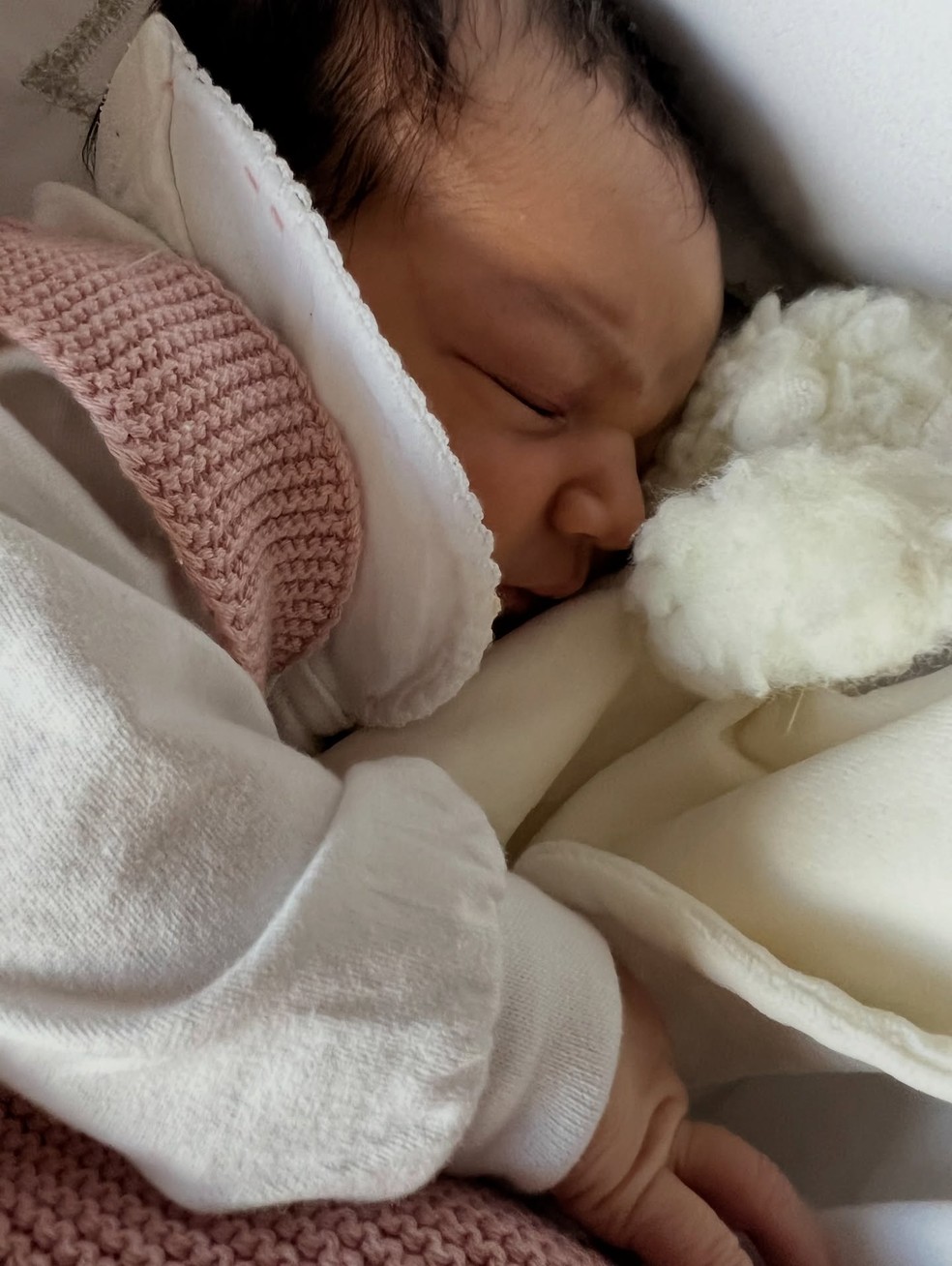 'Pequenininha': mãe de Rafa Kalimann publica cliques inéditos de Zuza Helena, sua neta