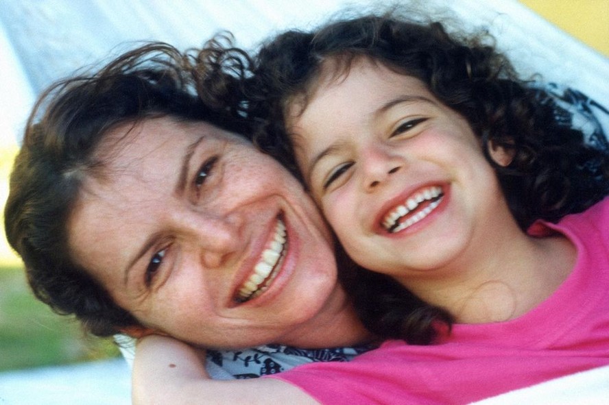 Debora Bloch lembra aniversário da filha, Julia Anquier e faz homenagem ...