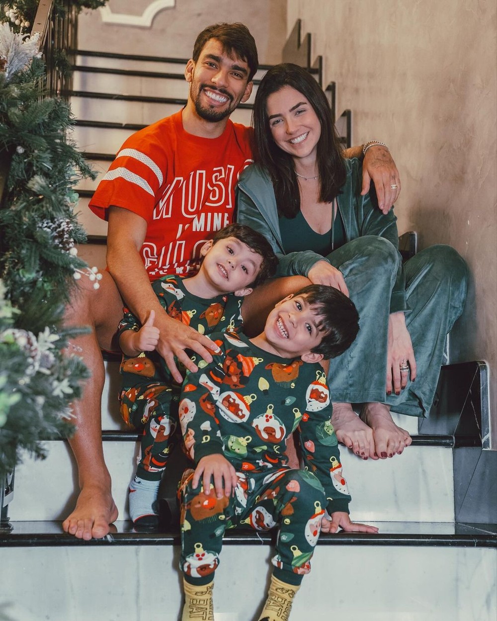 De biquíni, Duda Fournier comemora aniversário de 28 anos de Lucas ...