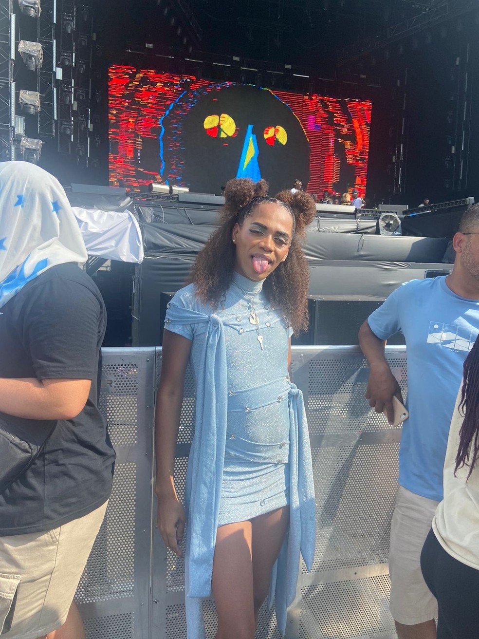 Mulher trans é primeira fã de Mariah Carey a chegar na grade do Rock in ...