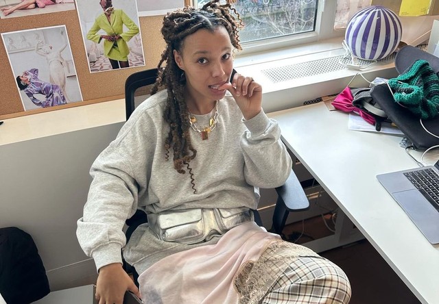 Como usar roupa cinza e combiná-la com outras cores?