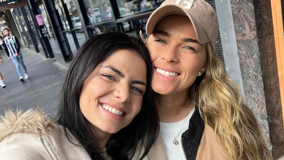 Gabi Fernandes, namorada da jogadora Tamires, mostra torcida nas ...