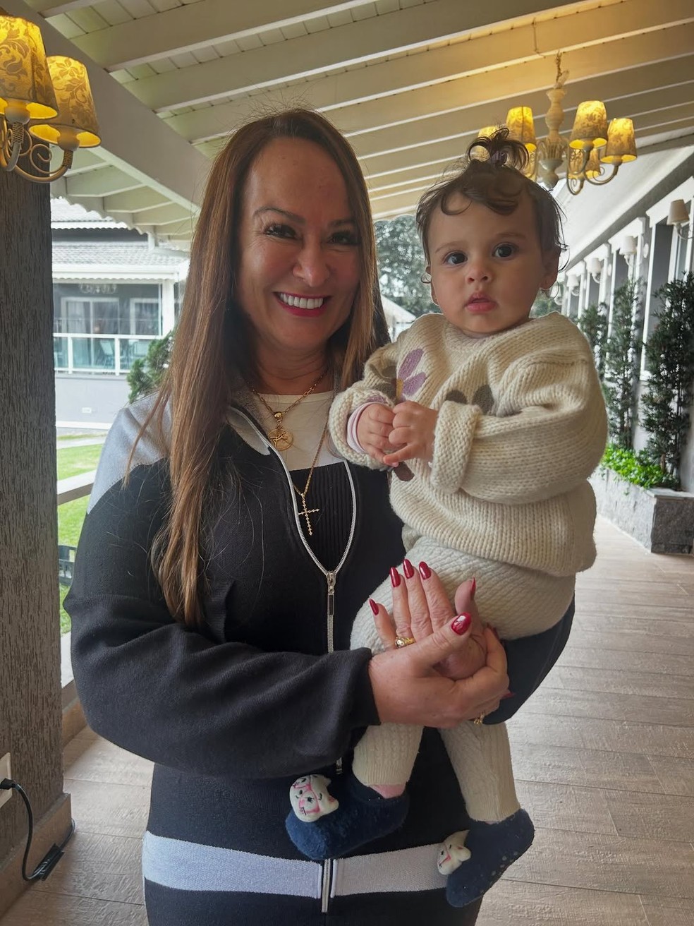 Amanda Kimberlly diverte seguidores com foto sorridente de Helena, sua ...