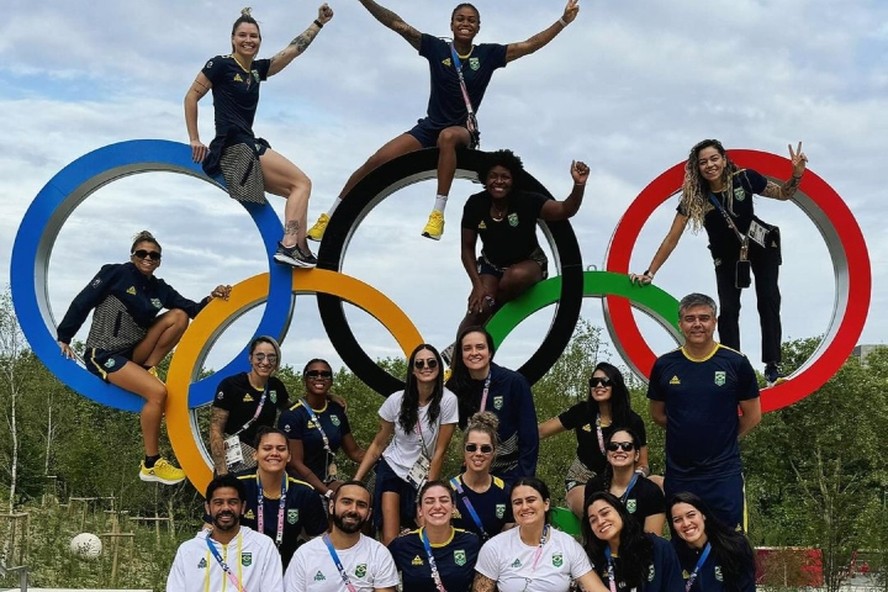 Horas antes de estreia nas Olimpíadas de Paris, time de handebol ...