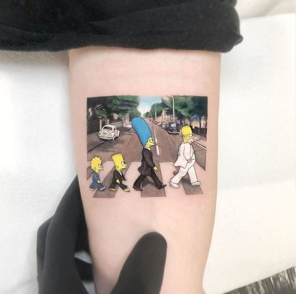 Mais cor! 35 ideias de tatuagem colorida feminina para se inspirar