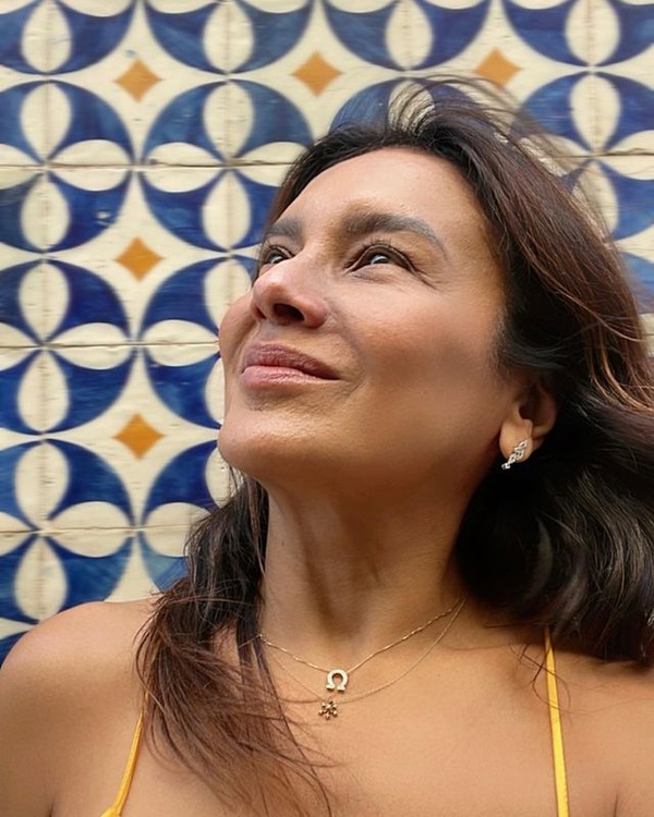 Dira Paes celebra aniversário e recebe elogios em novas selfies ...