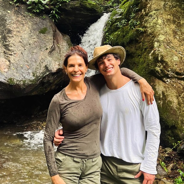 Helena Ranaldi comemora os 25 anos do filho, Pedro Waddington: 'Seja feliz'